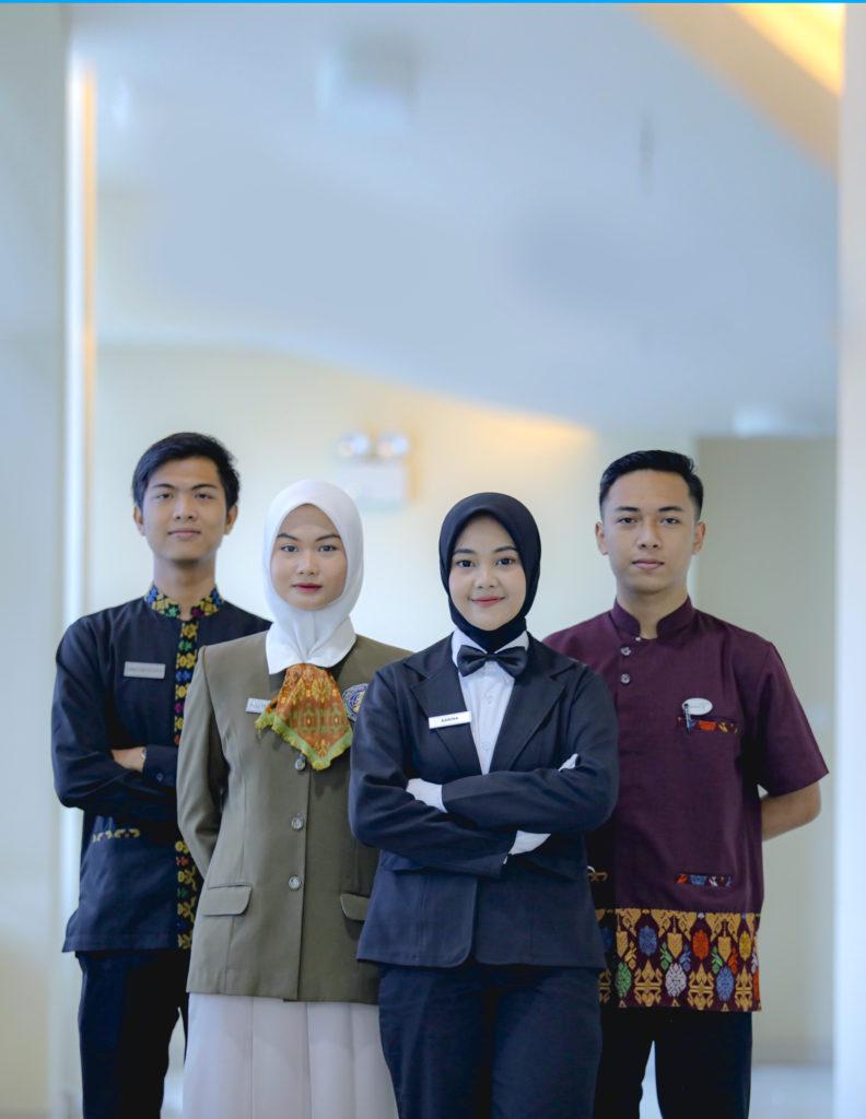 D3 Divisi Kamar - Politeknik Pariwisata Lombok